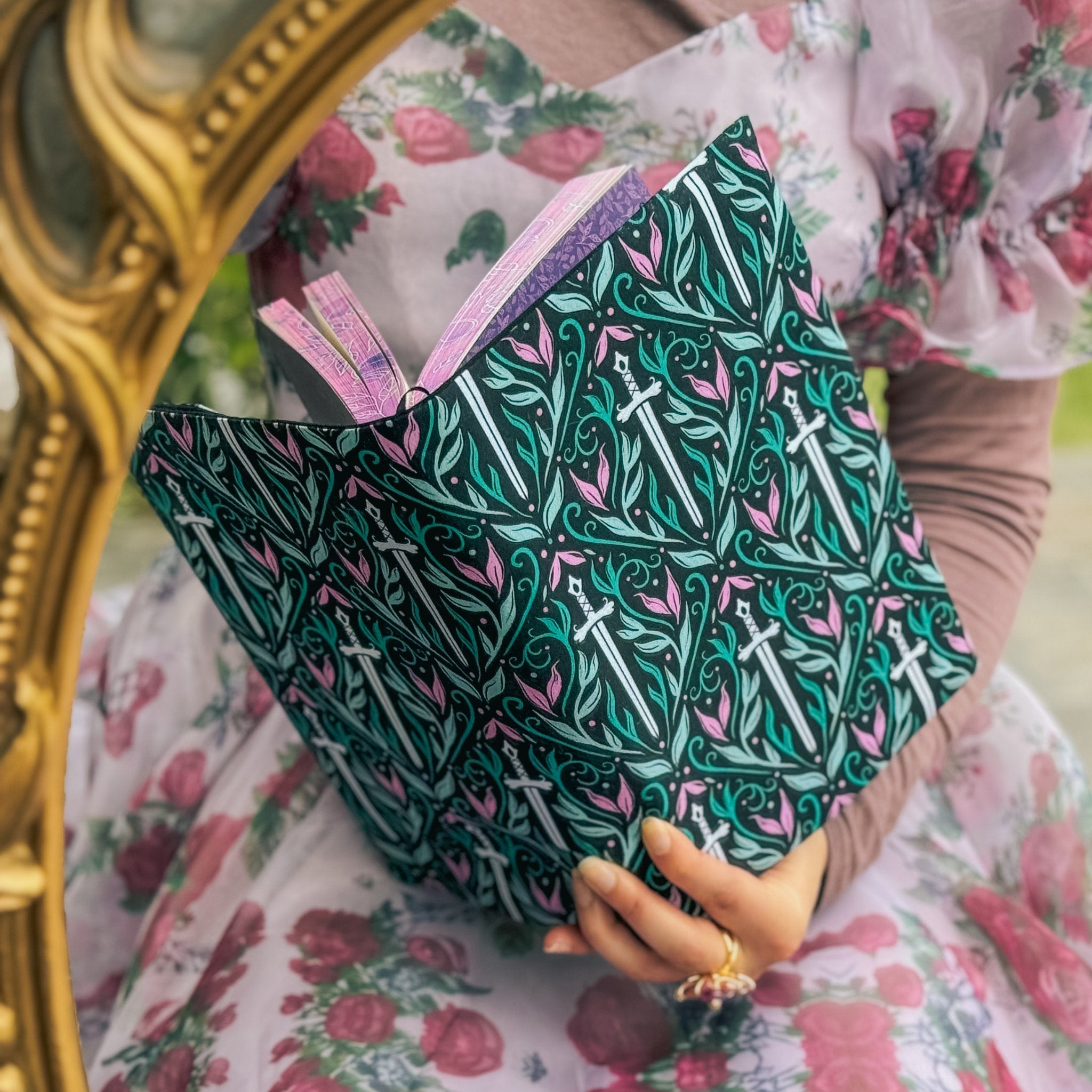 Love your books a little bit more with Charlie and Fox